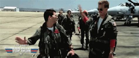 Top Gun Tom Cruise  Top Gun Tom Cruise High Five Discover And