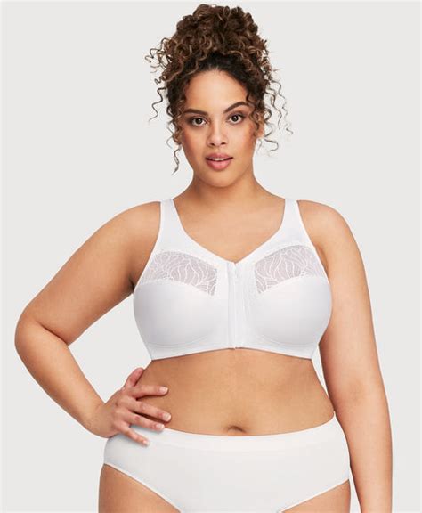 7 Best Front Closure Bras With No Underwire For Plus Size Women