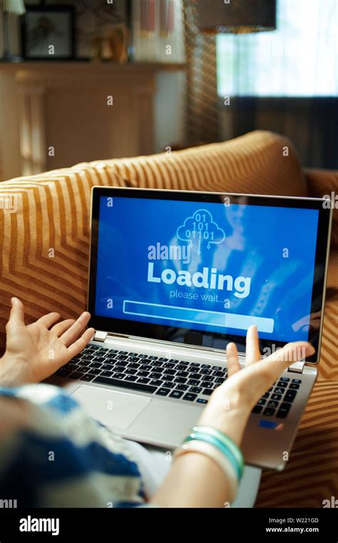 Loading Screen Hi Res Stock Photography And Images Alamy
