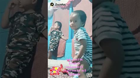 si adek asik joget sambil ngemil. 😍😍😍😍😍 - YouTube