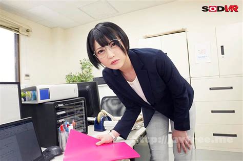 [dsvr 1327] 【vr】会社では美人で真面目な上司が酔って家まで送り届けたら普段の姿からは想像もつかないようなズボラ部屋だった！ 入る