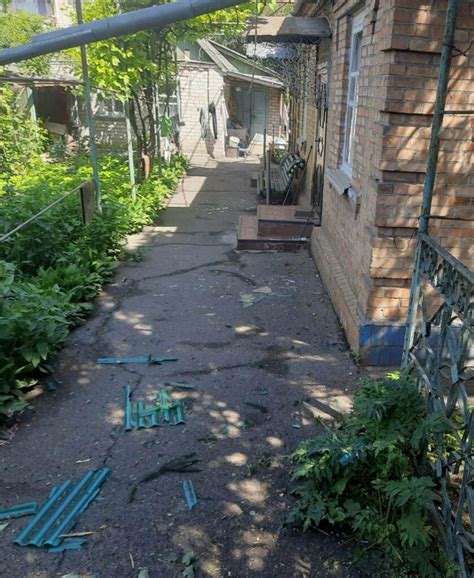 Окупанти обстріляли Нікополь і Марганець три людини поранені ФОТО