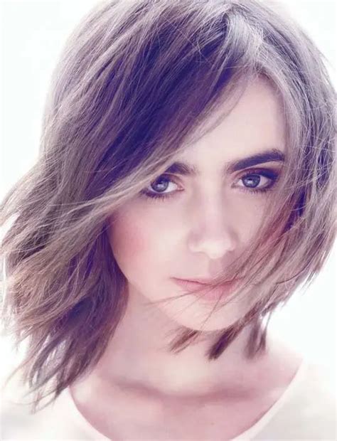 Lily Collins Scrolller