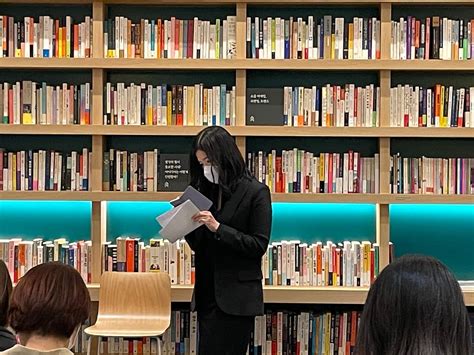 민음사 인문교양팀 그렇지만 카뮈가 말하는 실존이 무엇인지 감지할 수는 있다 굶주린 짐승이 먹이를