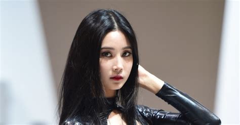 레이싱모델 한유리 뇌쇄적인 눈빛