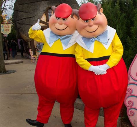 Tweedle Dee And Tweedle Dum Disney Disneyland Photos Disney World Characters