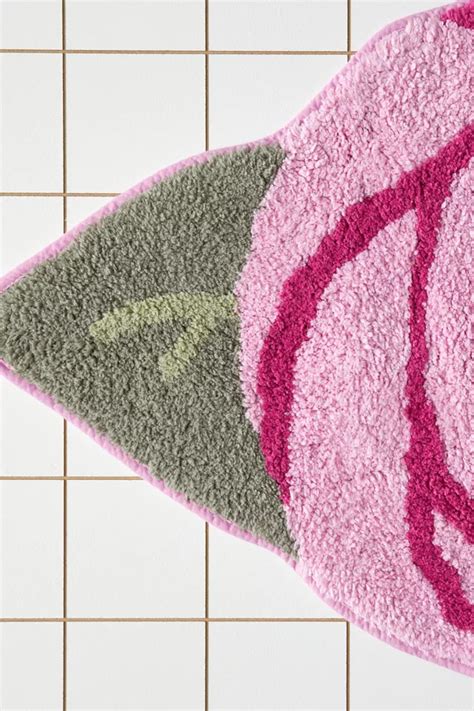 Rosette Tufted Bath Mat Urban Outfitters