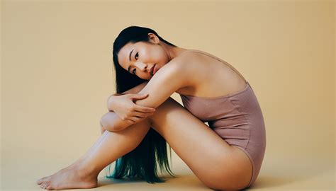 A Plastic Surgeon Answers 4 Common Tummy Tuck Questions