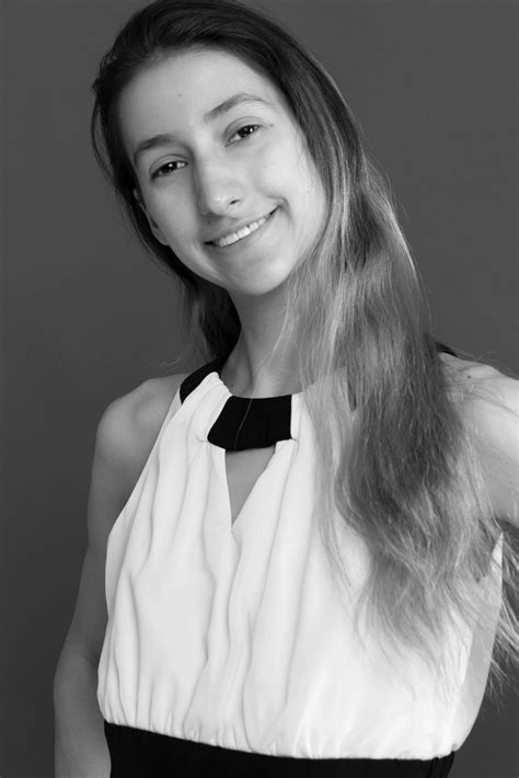 Christina H New View Modeling