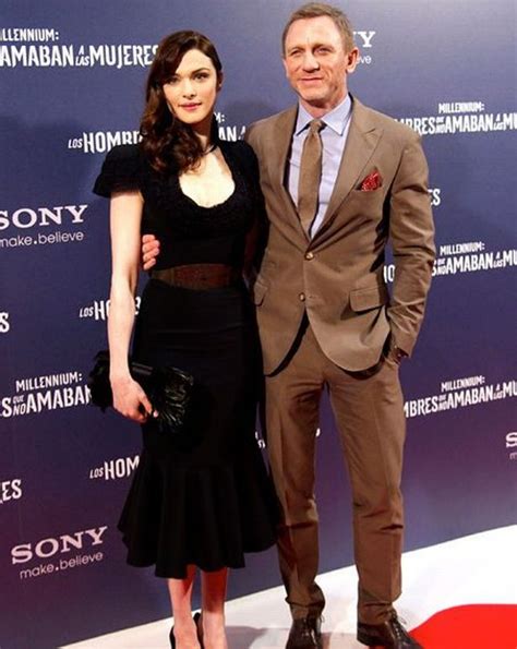 Daniel Craig And Rachel Weisz Kiss