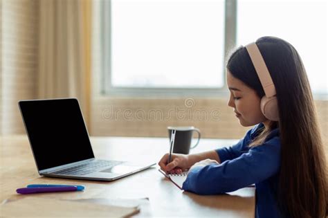 Side View Of Babegirl Taking Notes At Laptop At Home Stock Image Image Of Background Grade