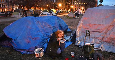 Homelessness In The Us How Should Cities Address Tent Encampments Vox