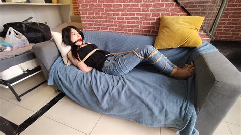 Binding Of Jeans Girl Chinese Star Model Xiao Leng Chinese JS Original Vision Clips Sale
