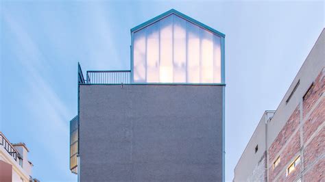 Java Architecture Extends Parisian Home With Polycarbonate Clad Tower