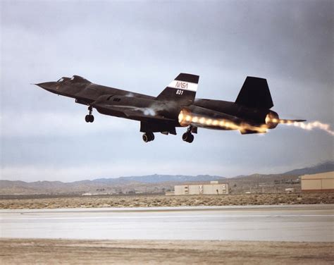 Today In Aviation History Final Flight Of The Sr 71 Blackbird