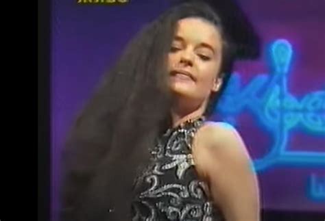 SeĆate Li Se Devojke Čarobnog Glasa Bila Je Zvezda Devedesetih A Onda