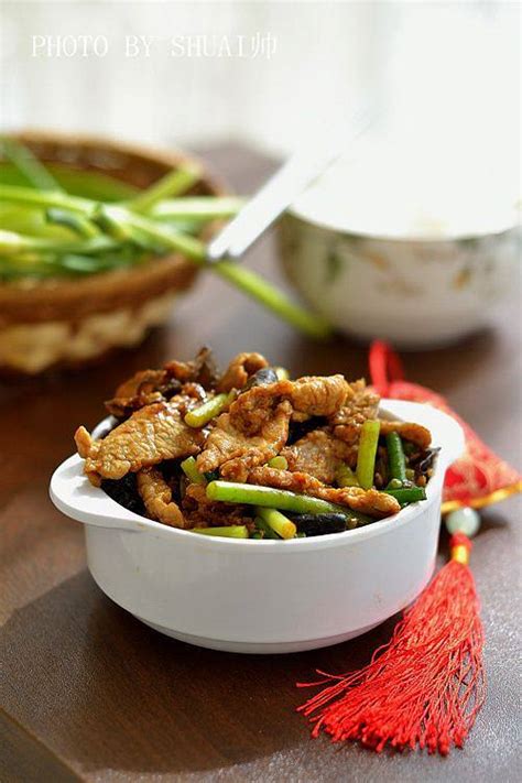 山西过油肉 过油肉应该算是山西名菜之一，好多朋友初闻“过油肉”不知为何物？听名字以为是油炸肉一类，见菜品觉得不过炒肉片罢了。。。其实“过油