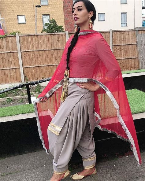 Punjaban Jatti In Suit