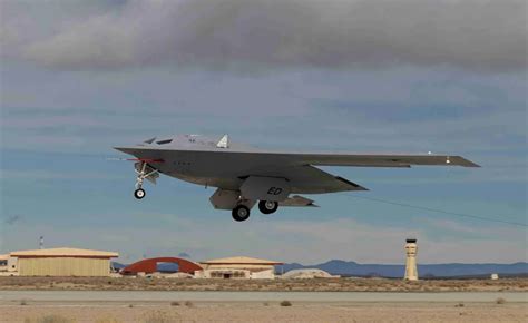 Have You Seen It B 21 Raider Stealth Bomber Takes To The Skies Over