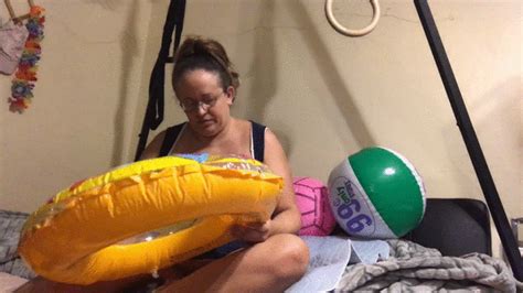 Laila Variety Fetish Clips Squeezing Swim Ring Between Legs And