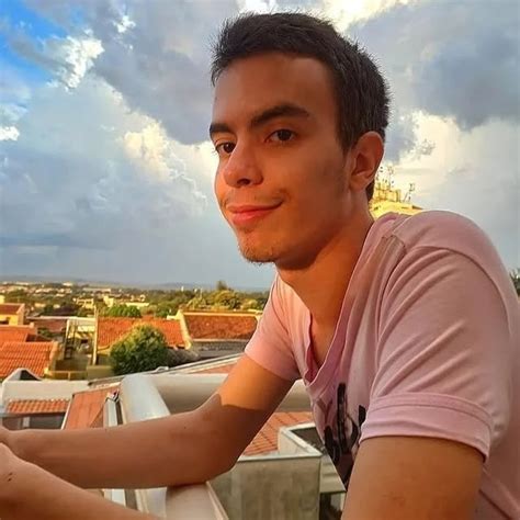 Murilo Augusto Murilo35916 • Threads Say More