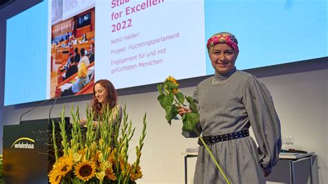Nahid Haidari Gibt Flüchtlingen Eine Stimme Soziale Arbeit An Der