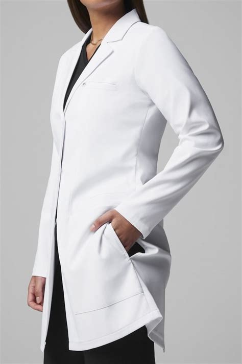 Axis Lab Coat Long Fabletics