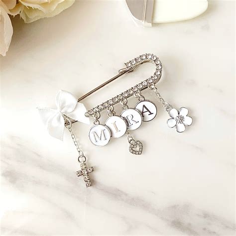 Подарункові набори Подарунок на хрестини Іменна булавочка яка стане чудовою прикрасою для