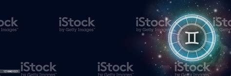 별이 빛나는 하늘에 조디악 기호 쌍둥이 자리와 점성술 원 별자리 에 대한 그림 배너 0명에 대한 스톡 사진 및 기타 이미지 0명 고대의 디자인 Istock