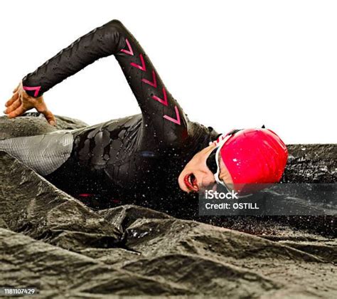 여자 트라이 애슬론 트라이 애슬론 아이언 맨 수영 수영복 고립 된 흰색 배경 Ironman Triathalon에 대한 스톡 사진 및 기타 이미지 Ironman