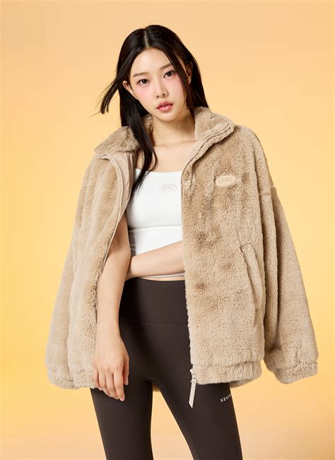 루즈핏 에코 퍼 자켓 베어하프