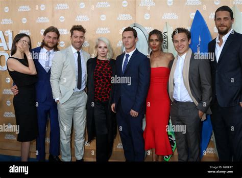Schauspielerin Molly Gordon Schauspieler Finn Cole Und Schauspieler Ben
