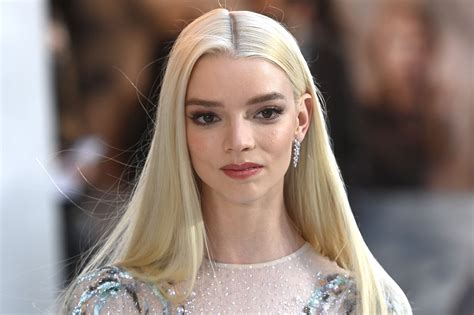 Anya Taylor Joy Biography Age Net Worth Height Boyfriend Awards