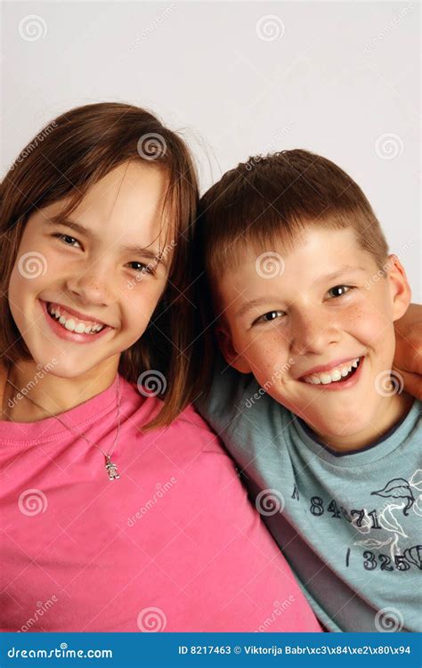 Hermana Y Hermano Imagen De Archivo Imagen De Muchacha 8217463