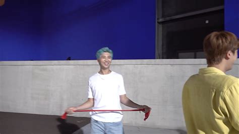 김송구 On Twitter 🐹남주나 거기서 지켜보면 어떡하니ㅠ 민망하게 🐹서로 일할 때는 터치 안 하기로 했잖아 🐨아 제가 스트레칭 하는데 마침 형이 여기서