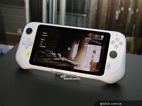 台哥大獨賣！logitech G Cloud羅技雲端遊戲掌機價格1萬2有找 Sogi 手機王