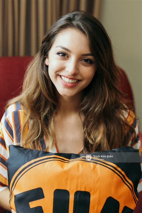 Celine Farach Kho Nh Kh C P T Ng Centimet C A C N Ng Sexy Nh T Mxh