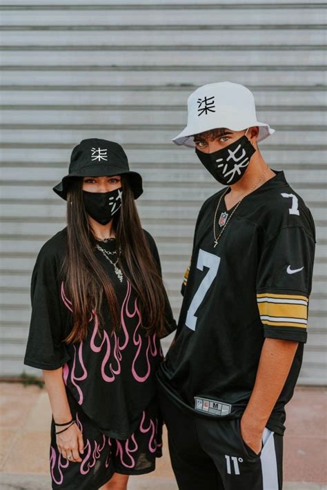 Accesorios Trendy Para Mejorar Tu Outfit Fashion Couple Outfits Matching Couple Outfits