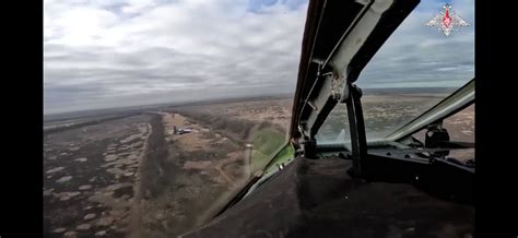 МО РФ показало видео ударов экипажей Су 25 по бронированной технике украинских военных