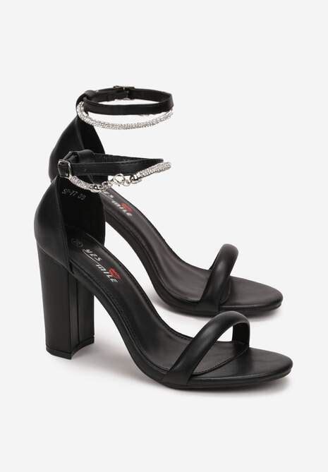 Czarne Sandały Na Słupku Z Otwartym Noskiem I Paskiem W Cyrkonie Beulia
