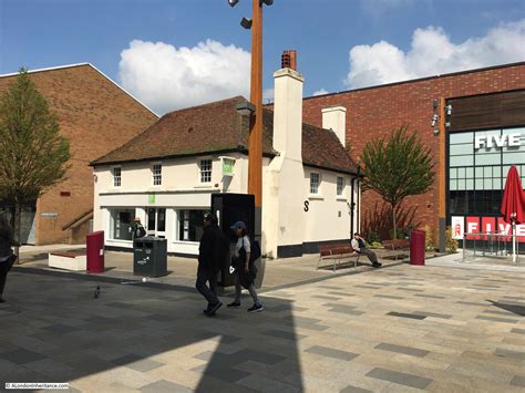 Hook New Town 25 A London Inheritance