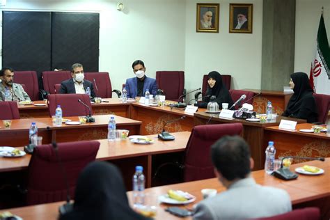 جایگاه حضرت زینب س در روشنگری و بازنمایی حماسه عاشورا تشریح شد