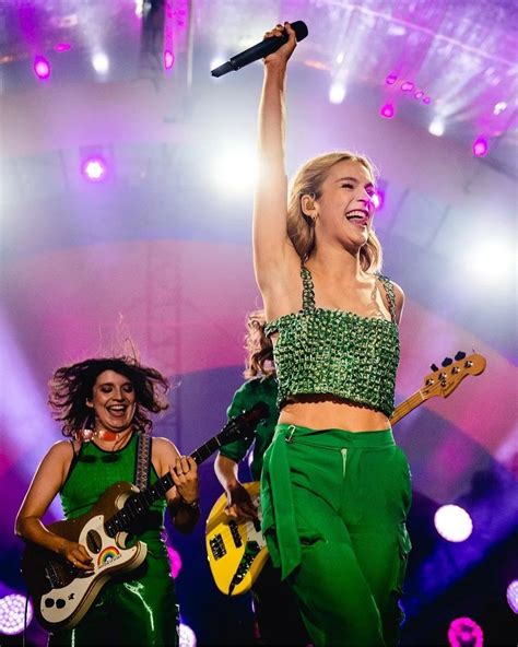 Zomerhit Radio Pretty People Fangirl Pom Pom Concerts Festivals Posters Band Style