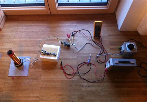Simple Solid State Tesla Coil