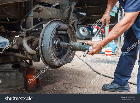 Professional Car Mechanic Working Auto Repair Stock Photo 229609327 ...