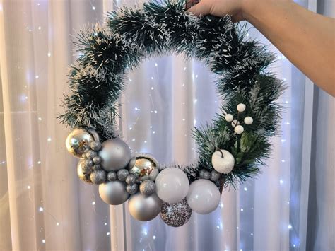 Новогодишни украси и декорации