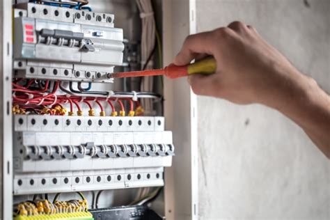 How To Change A Fuse In A Fuse Box In Steps