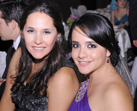 Violeta Parra Y Valeria Quiroga Rostros Año 8 No 17 Fotos En El Siglo