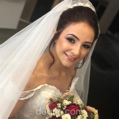 Derya Kuaför Fiyatları Gelin Saçı Ve Makyajı İzmir