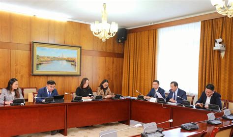 Хууль эрх зүйн орчныг сайжруулах болон санхүү төсвийн асуудлыг судалж санал боловсруулах үүрэг